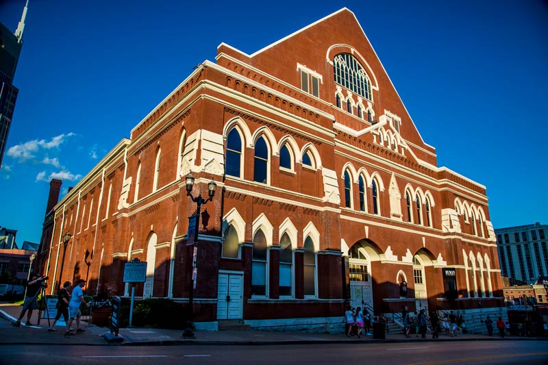 Dolly Parton returns to Ryman Auditorium