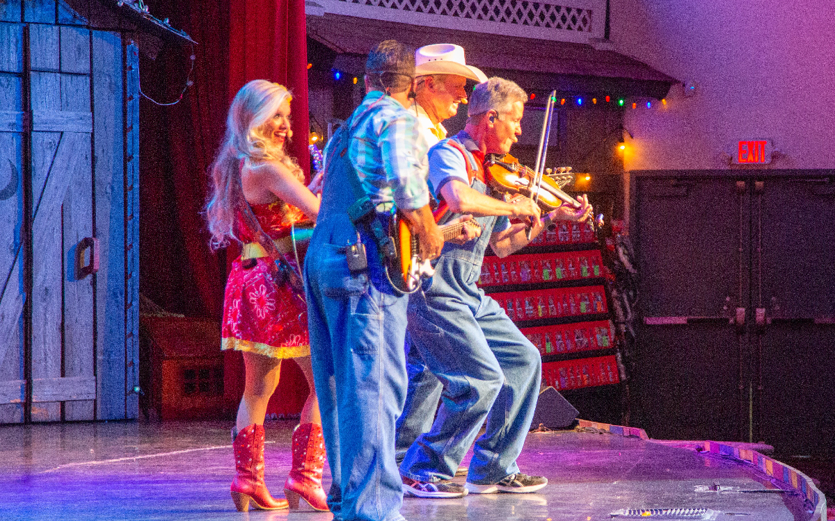 Special Anniversary Show Celebrates 25 Seasons At The Comedy Barn